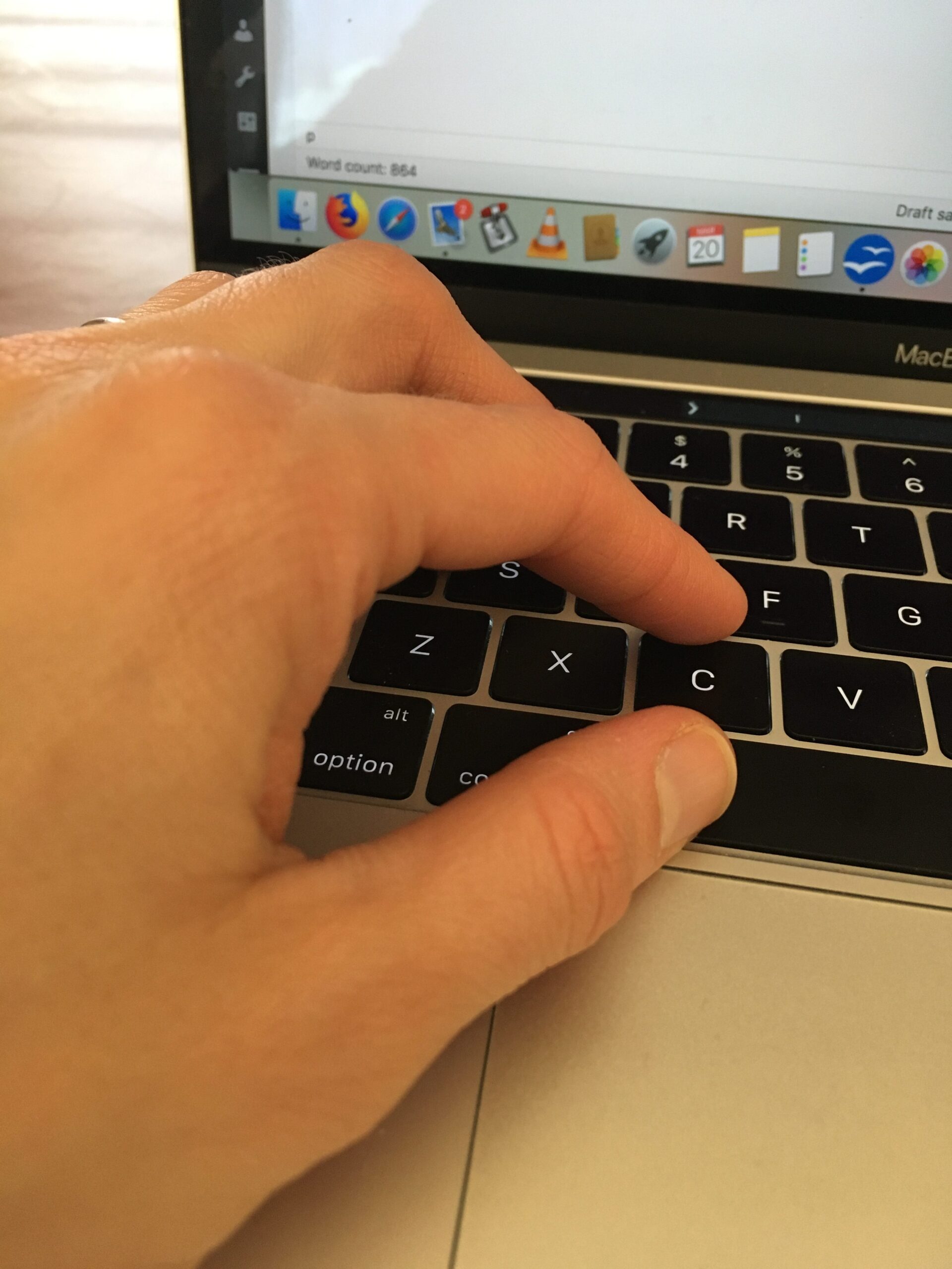 Body Mechanics: "Texting Thumb" Tendonitis | Asheville Salt Cave